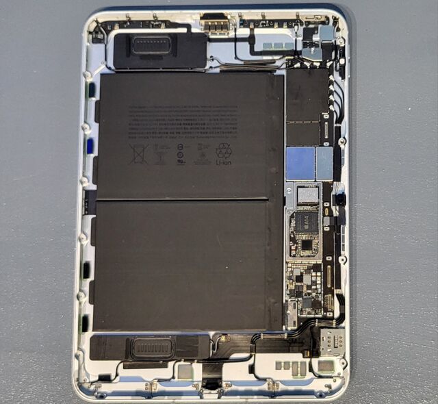 File:Apple Ipad 10th InternalView.jpg - Repair Wiki